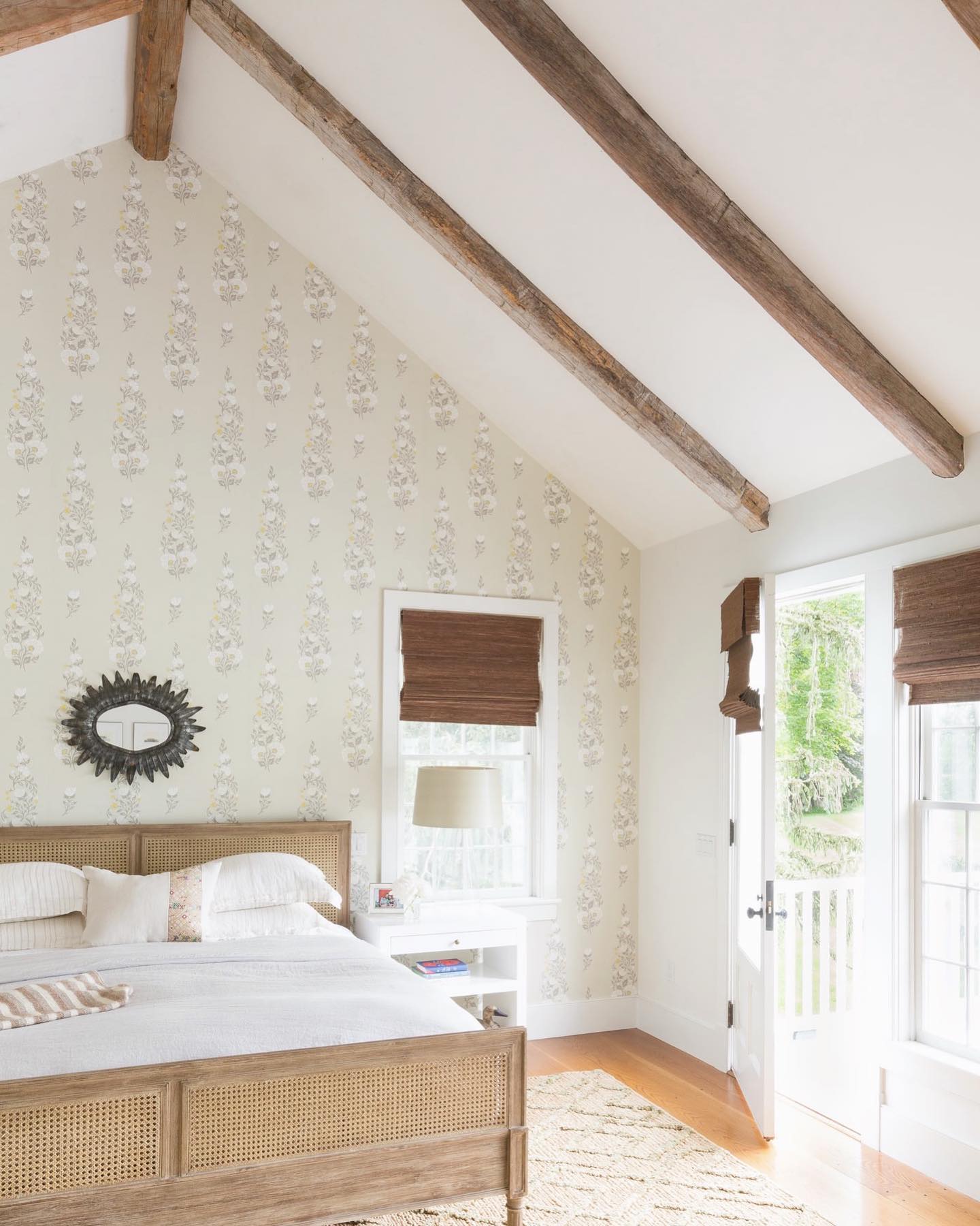 34 Bedroom Back Wall Designs – HomeCrisp