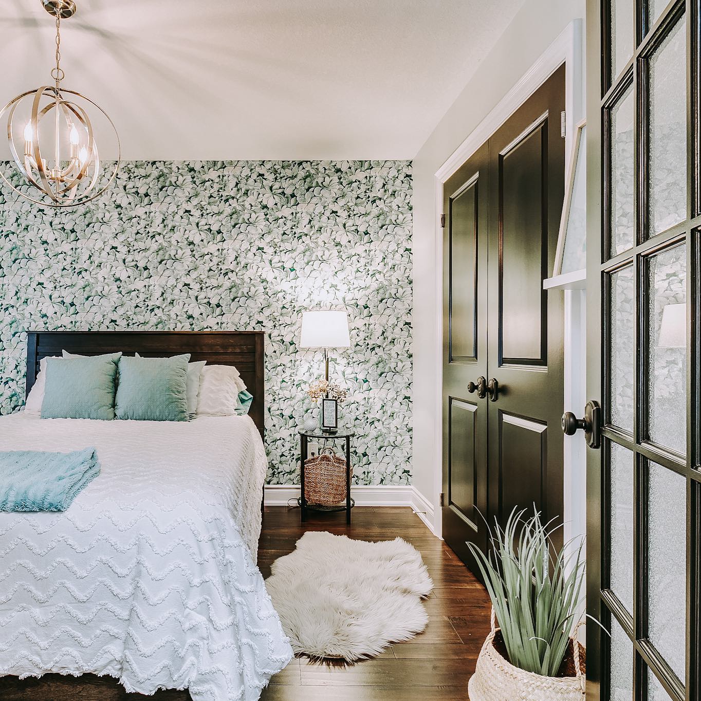 34 Bedroom Back Wall Designs – HomeCrisp