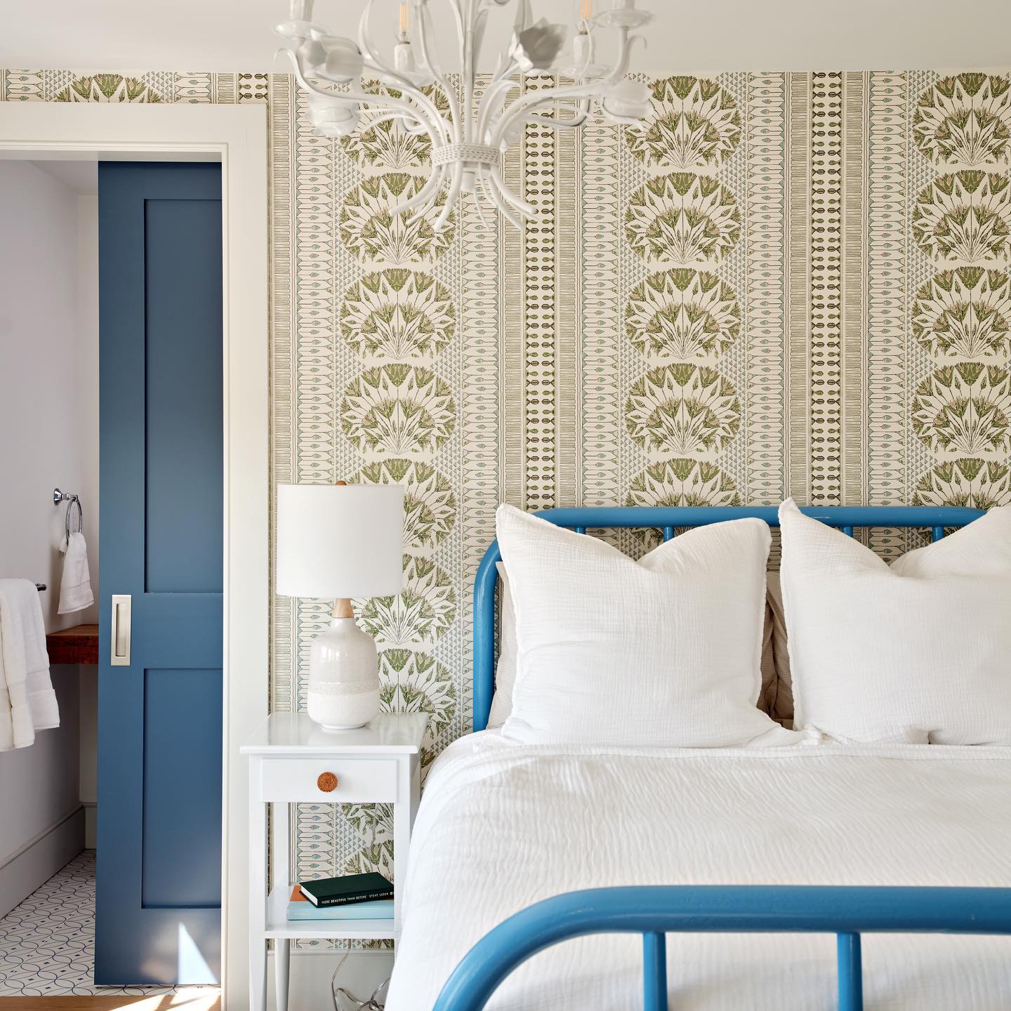 34 Bedroom Back Wall Designs – HomeCrisp