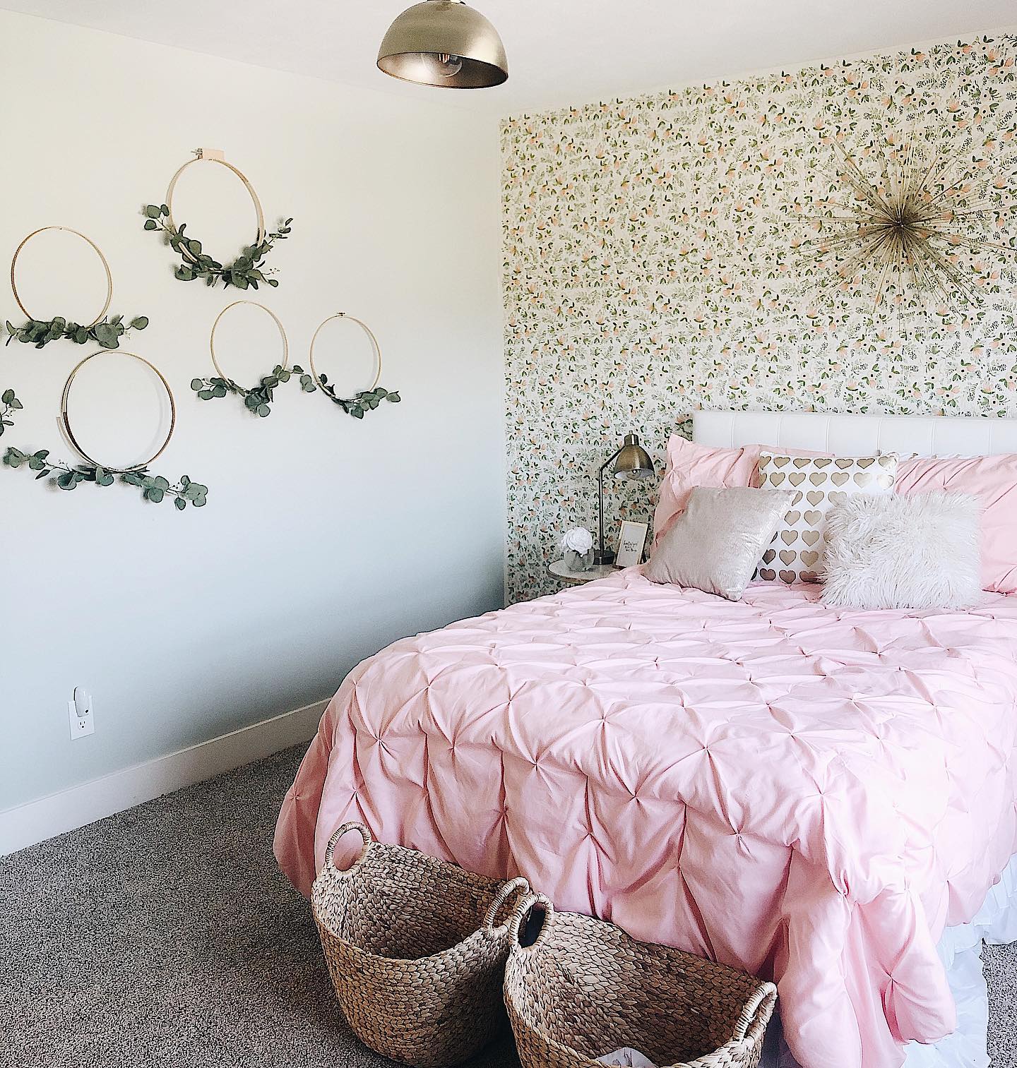 34 Bedroom Back Wall Designs – HomeCrisp